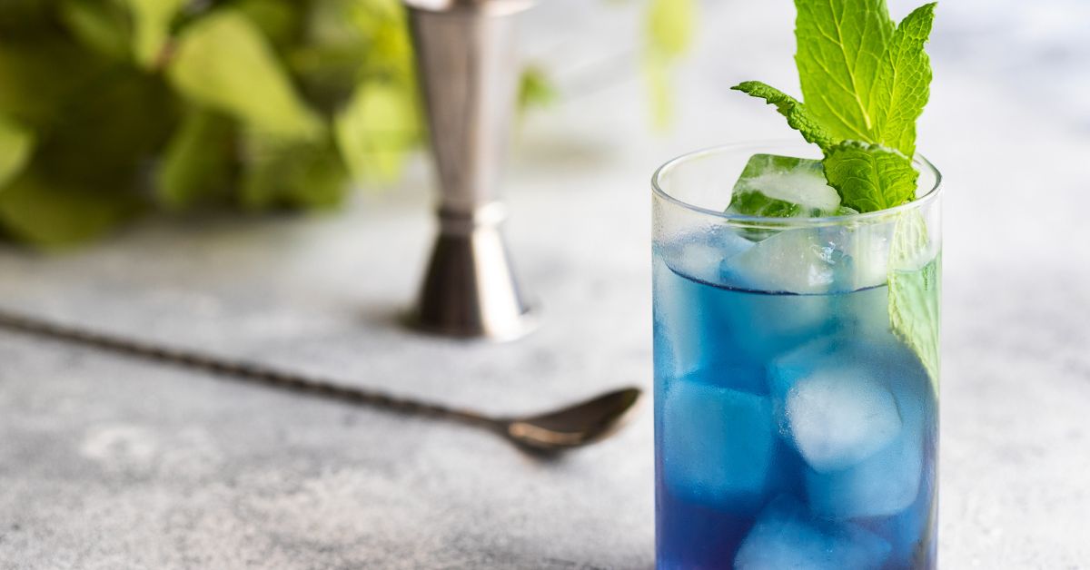 Recept na osvěžující drink Blue Lagoon